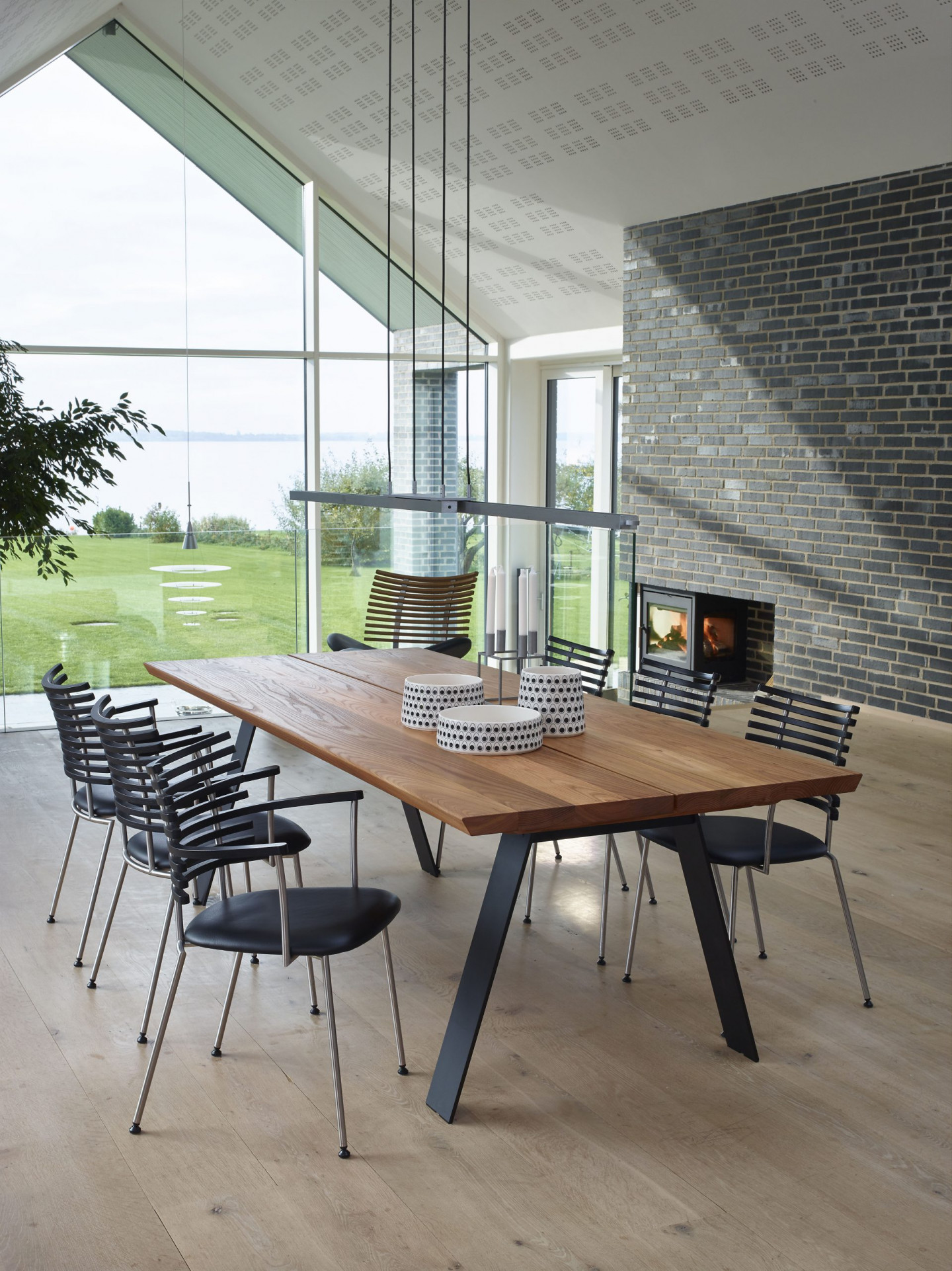 GM 3200 Plank Table - Naver Collection